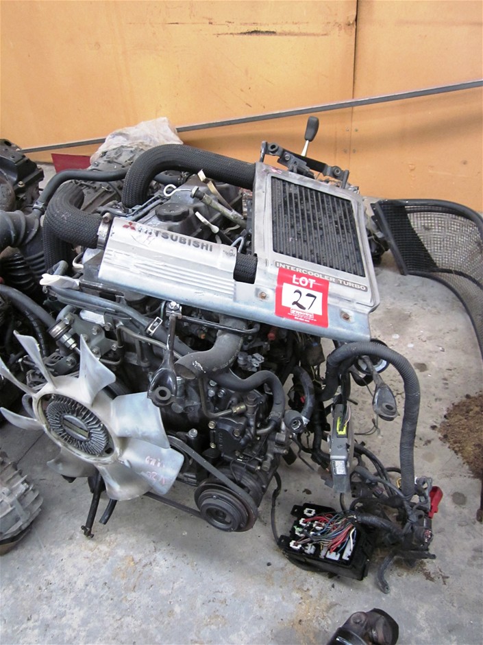 4M40 diesel turbo, 4 cylinder engine and manual transmission (Type A ...