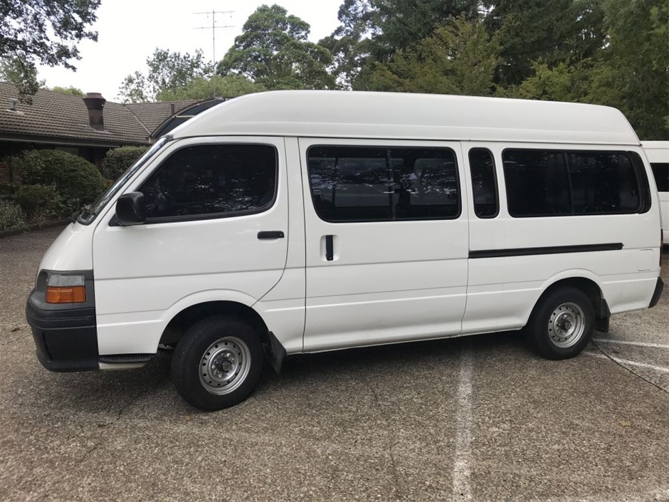 2003 Toyota Hiace Disability Van with electric ramp Auction (0056 ...