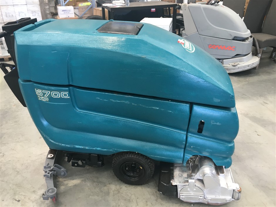 TENNANT 5700 XP FLOOR SCRUBBER. Auction (0003-9017175) | Grays Australia