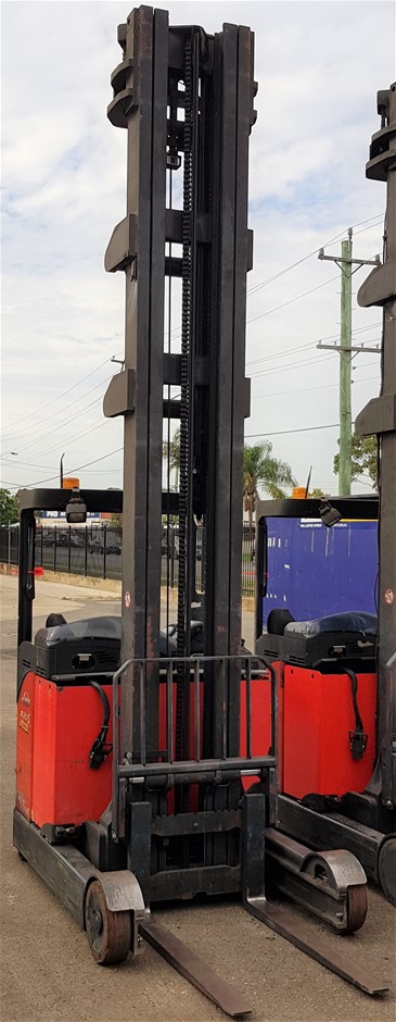 2011 Linde R20S-12 Electric Ride On High Reach Forklift Auction (0008 ...