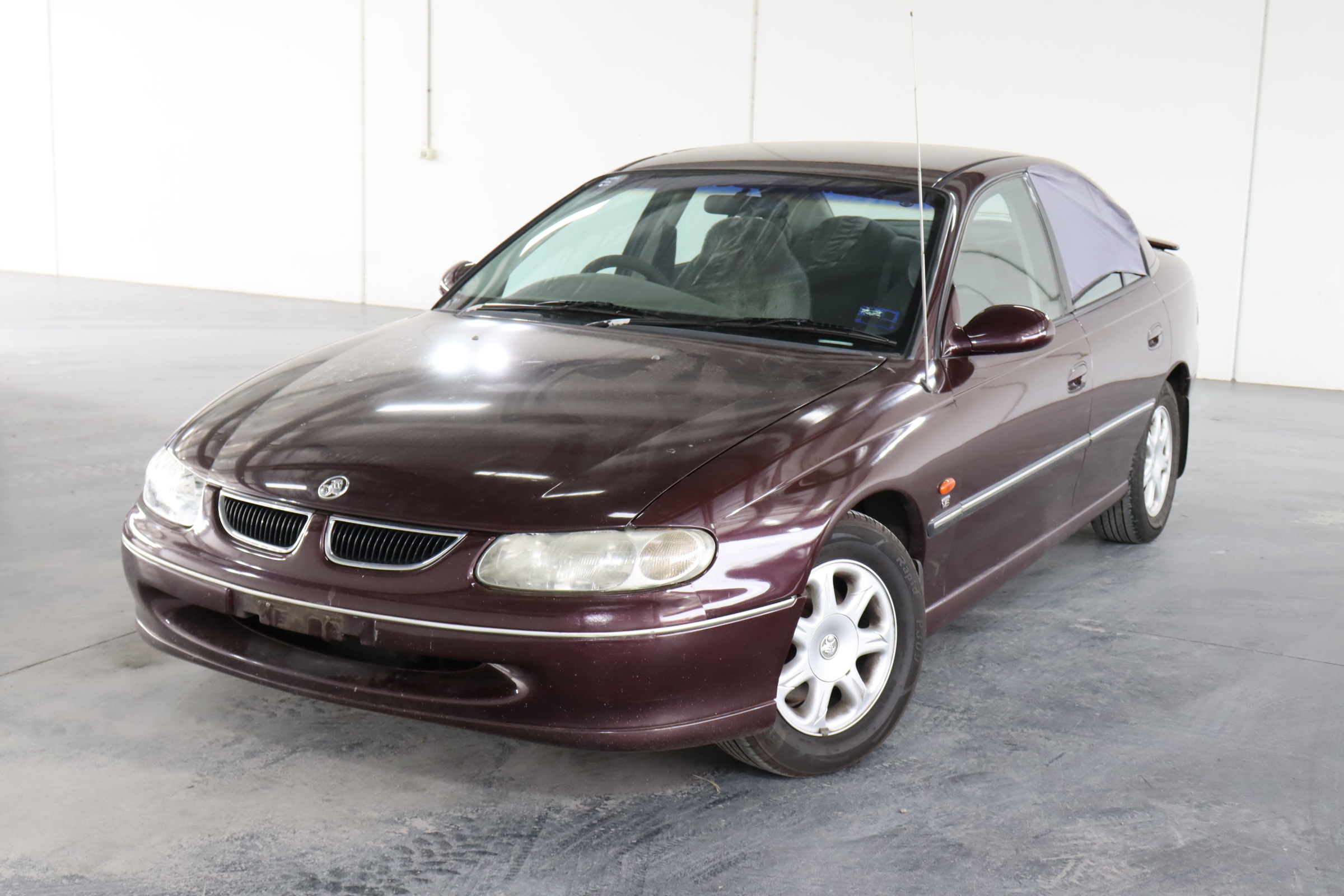 1998 Holden Berlina VT Automatic Sedan Auction (0001-3489066) | Grays ...