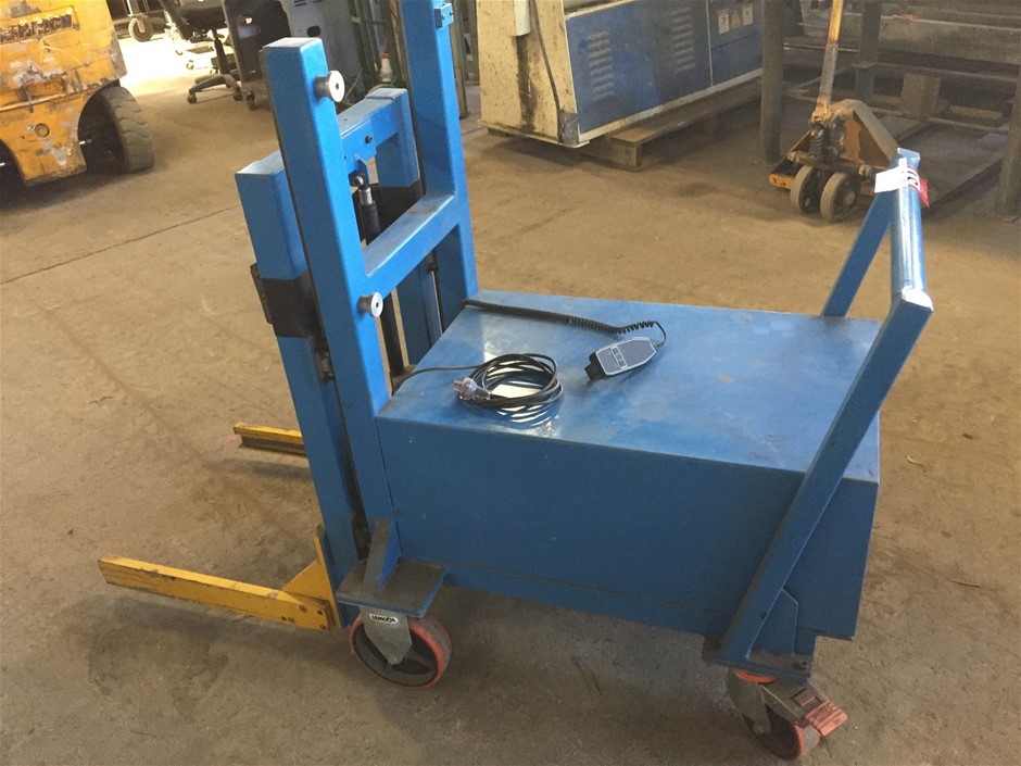 205L Drum Lifter Auction (0051-3019405) | Grays Australia