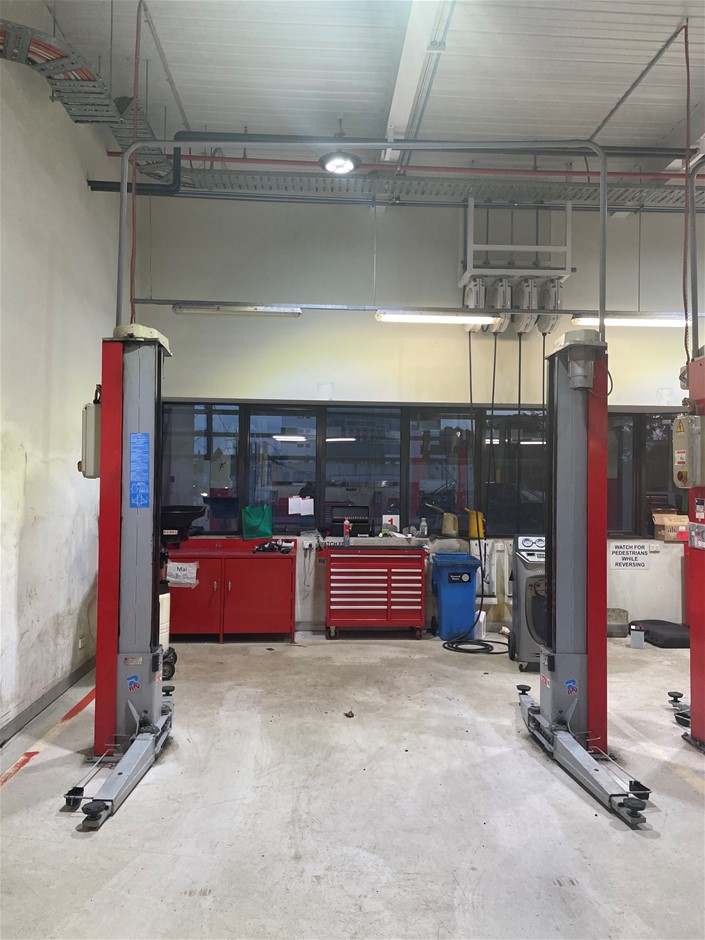 2 Post Over-Head Hoist Auction (0014-3019625) | Grays Australia