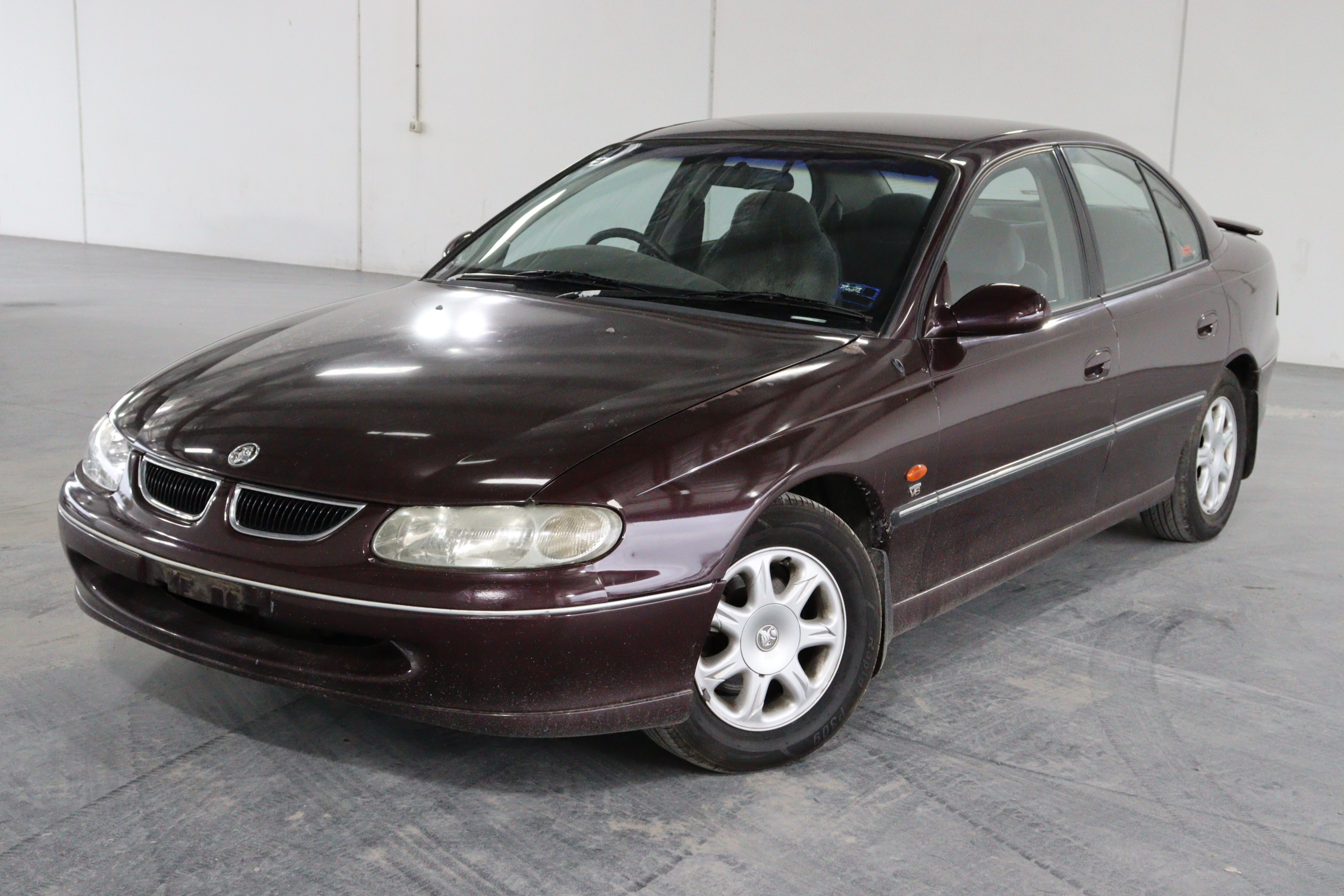 1998 Holden Berlina VT Automatic Sedan Auction (0001-20038419) | Grays ...