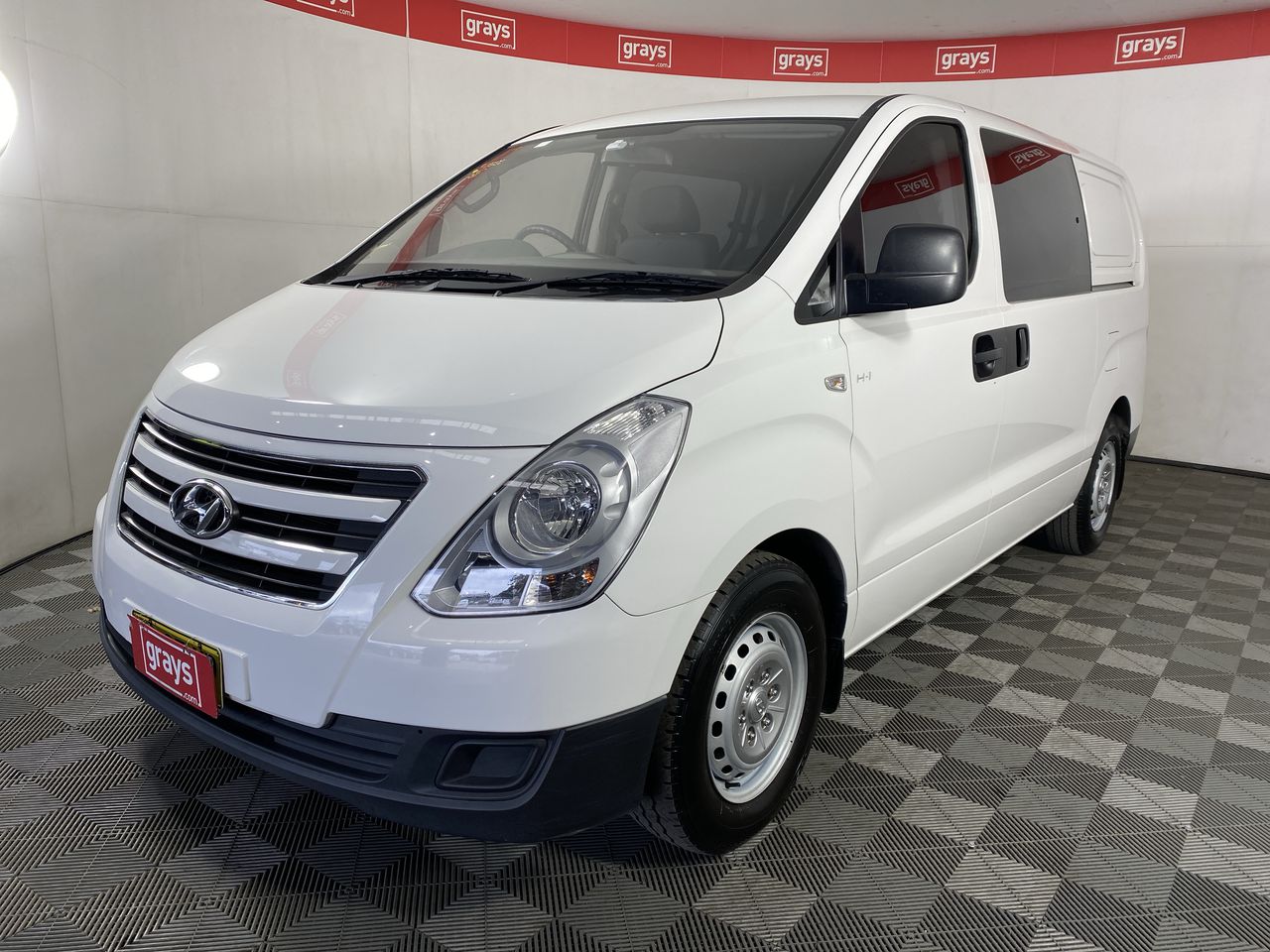 2017 Hyundai iLOAD Crew TQ II Turbo Diesel Automatic Van Auction (0001 ...