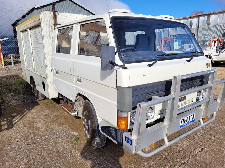 1986 Mazda T4100 4 x 2 Service Truck Auction (0001-5046853) | Grays ...