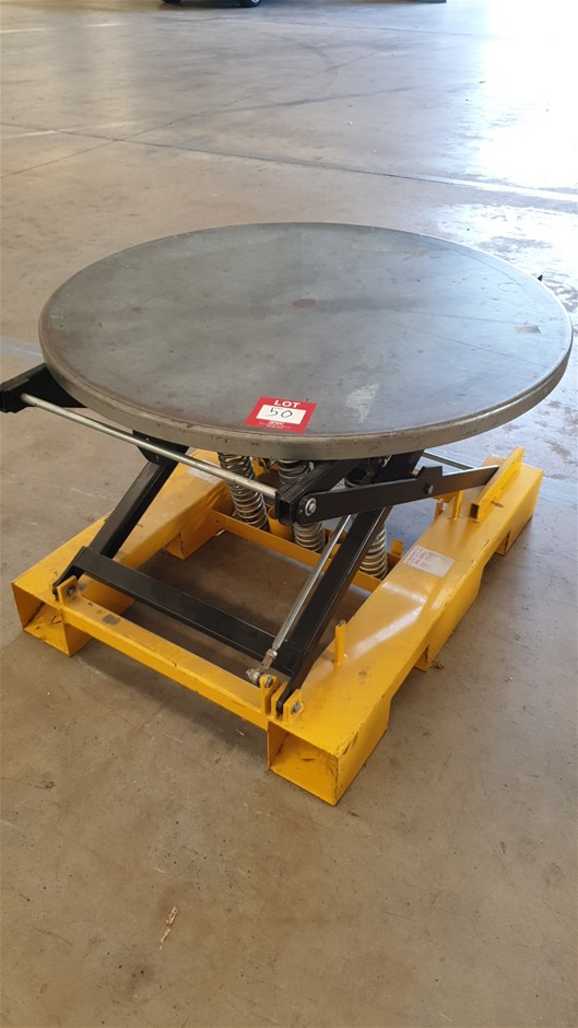 J and D Engineering Pallet Turn Table Auction (0050-3020391) | Grays ...
