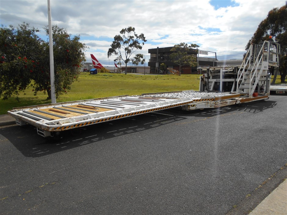 Air Marrel Baggage Loader Auction (0026-3020490) | Grays Australia