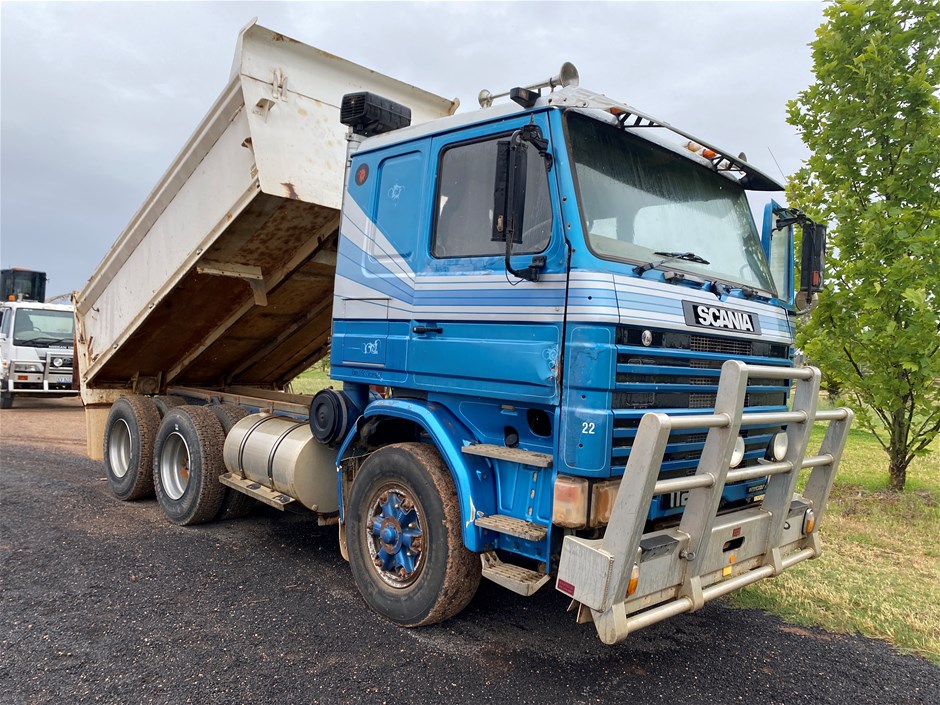 1985 Scania 112M 6 x 4 Tipper Truck Auction (0005-3022837) | Grays ...