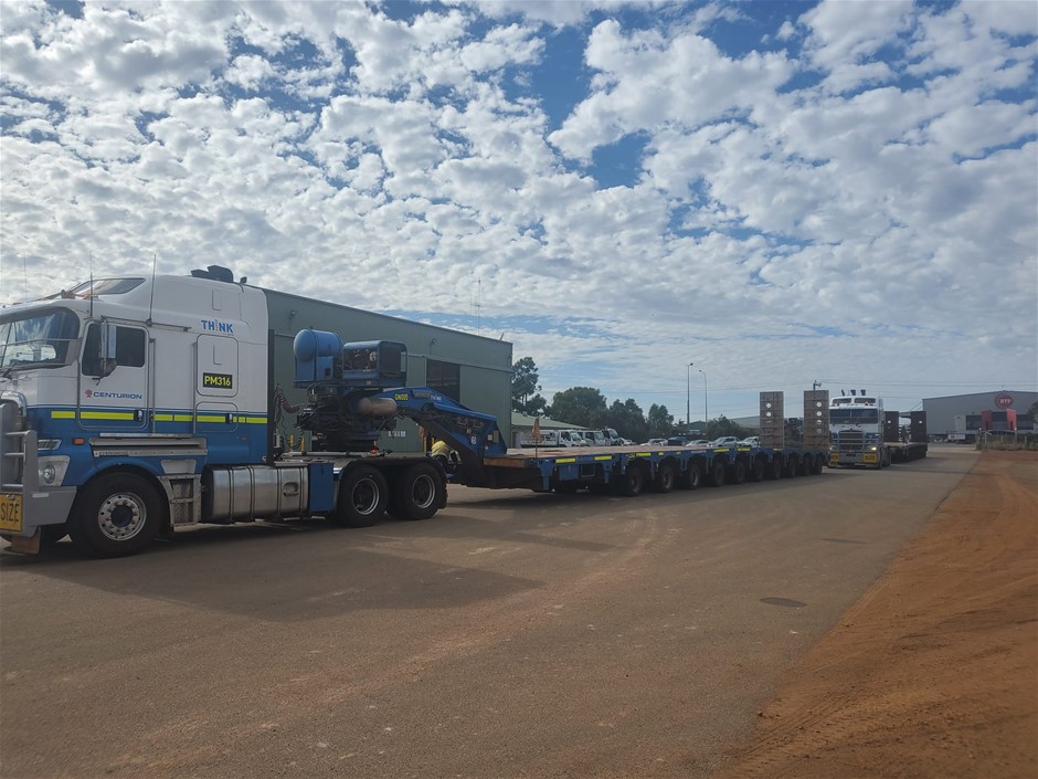 2011 Drake 10 Line Full Modular Platform Float Auction (0001-9028190 ...