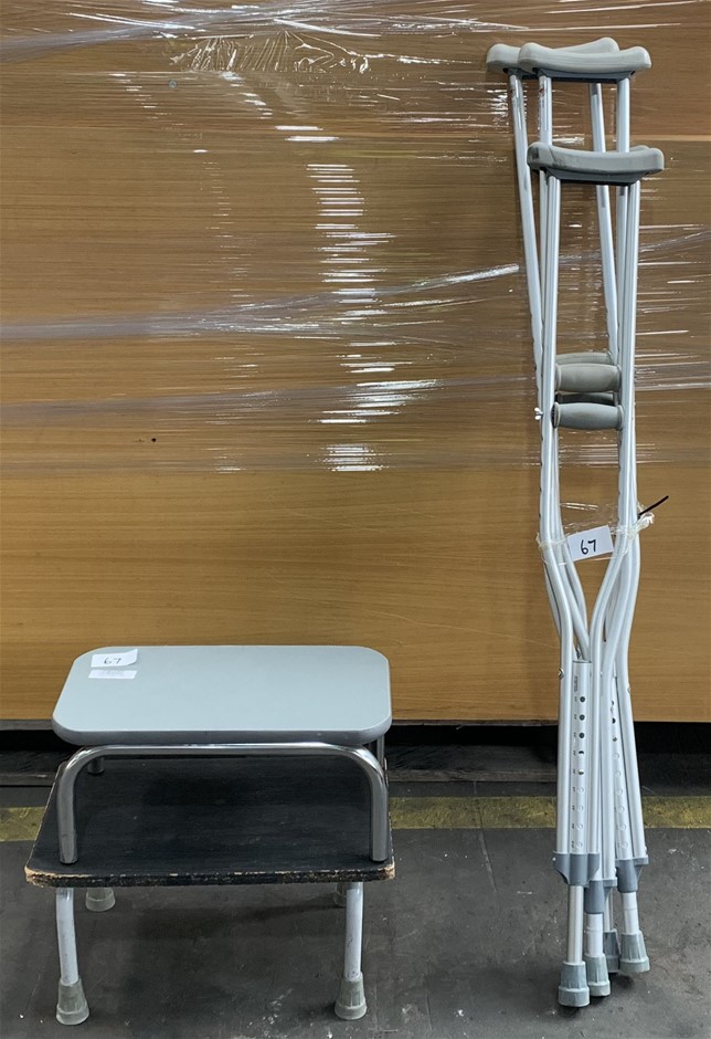 Assorted Medical Sundries 2 x pairs aluminum crutches