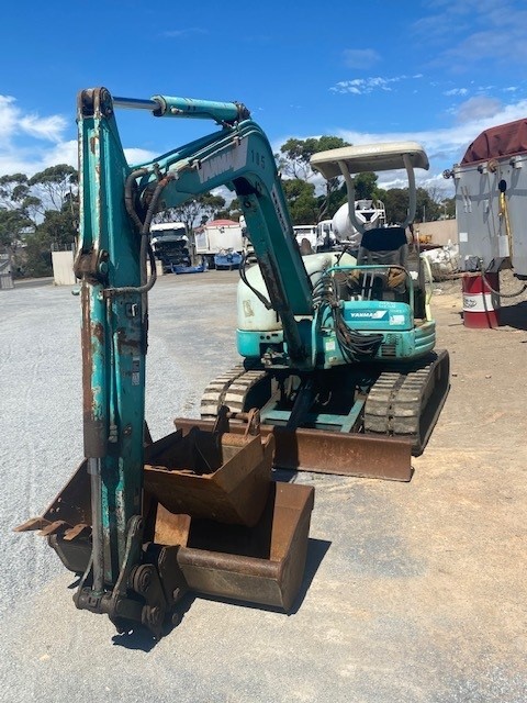 2002 Yanmar VIO 40 Hydraulic Excavator Auction (0005-8014562) | Grays ...