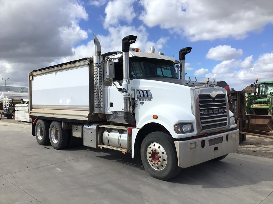 2013 Mack Trident Tipper Truck