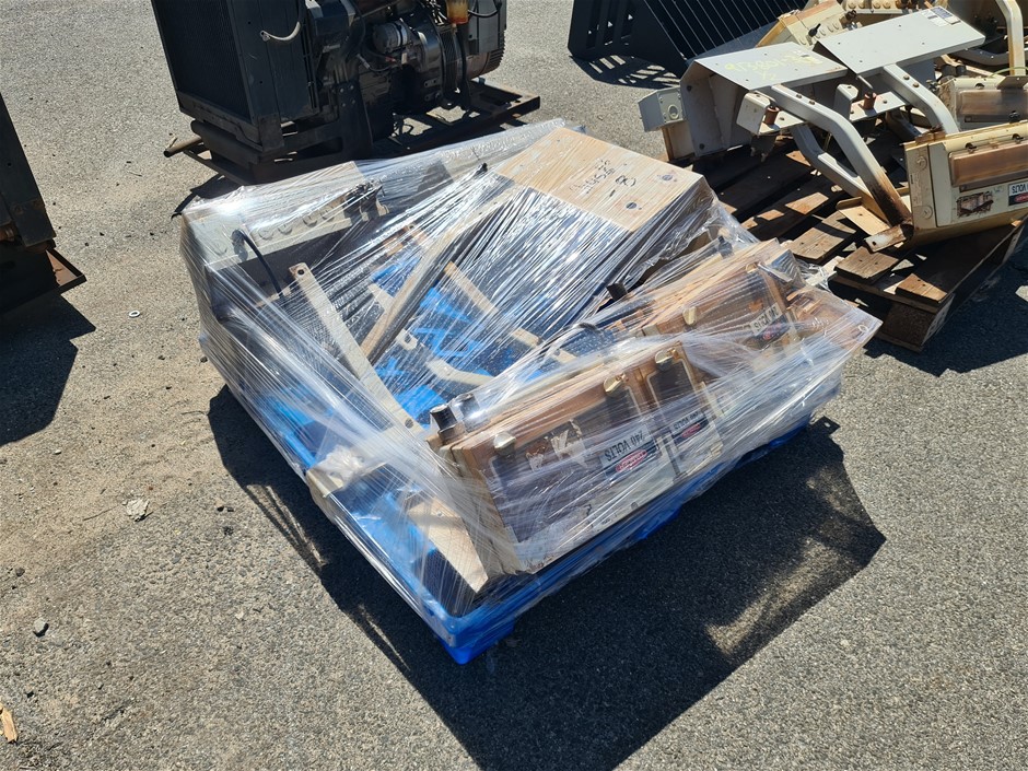 5x Lighting Tower Control Panels Auction (0038-9029890) | Grays Australia