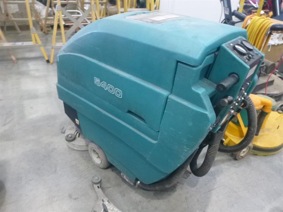 Tennant 5400 Commercial Floor Scrubber Auction (0014-9030317) | Grays ...