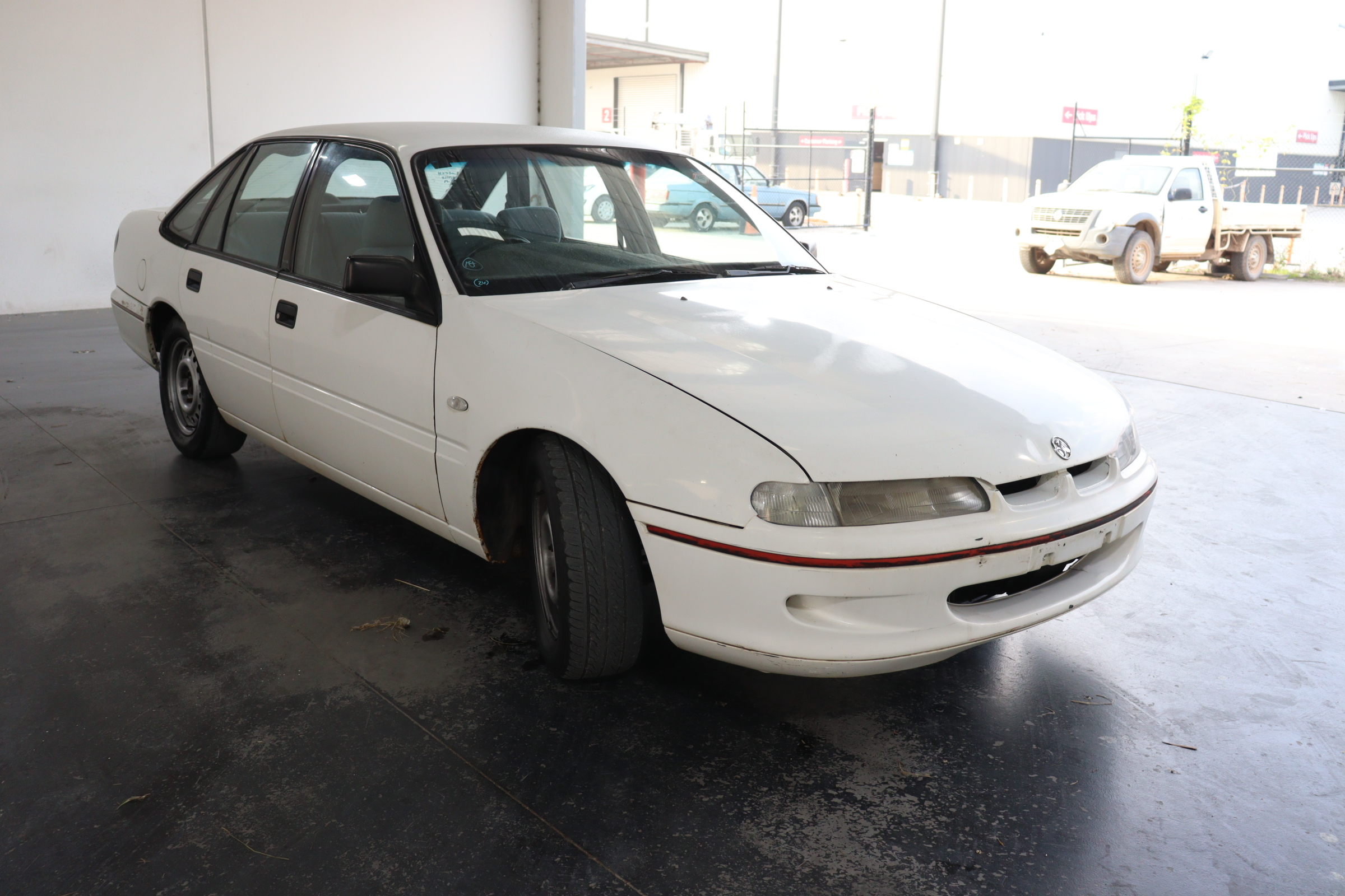 1996 Holden Commodore Executive VS Automatic V8 BT1 Sedan Auction (0001 ...