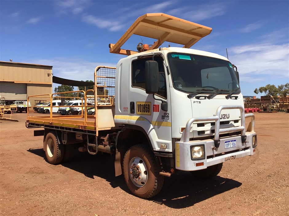 2011 Isuzu FTS 800 4x4 Tray Body Truck Auction (0011-9034861) | Grays ...