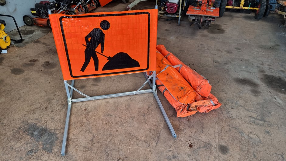 4 x Collapsable Workman Ahead Signs Auction (0071-3021536) | Grays ...
