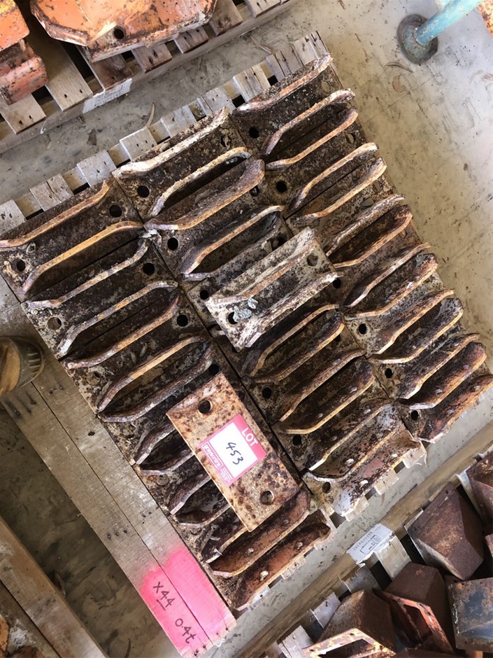 Qty 44 x RMD Universal Tilt Base Auction (0453-7037977) | Grays Australia