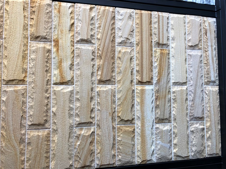 Golden Sandstone Wall Cladding - Rockfaced, 300 x 150mm Auction (0001 ...