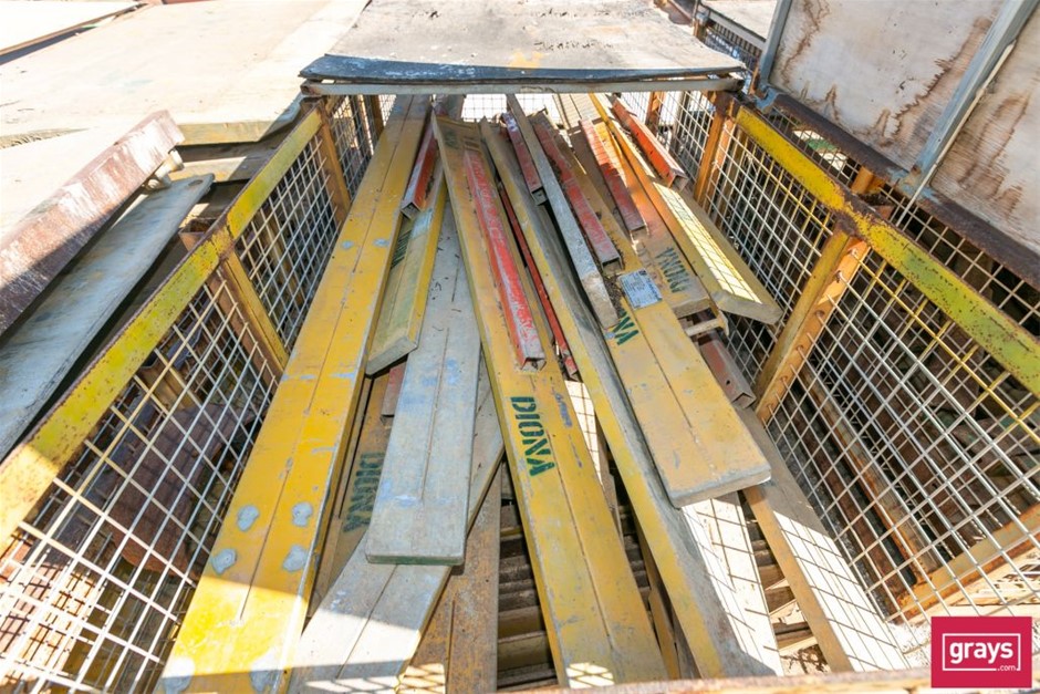Stillage of Shoring Soldier Sets Auction (0050-5048700) | Grays Australia