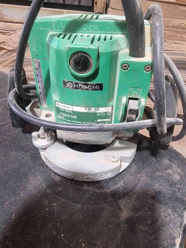Hitachi plunge router store
