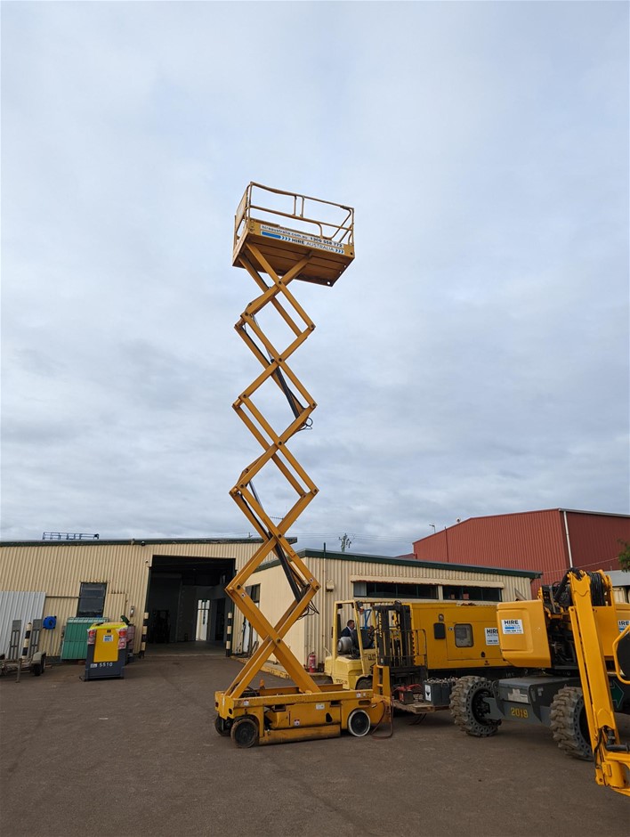 2006 Haulotte Compact 12 Electric Scissor Lift Auction (0001-3022212 ...