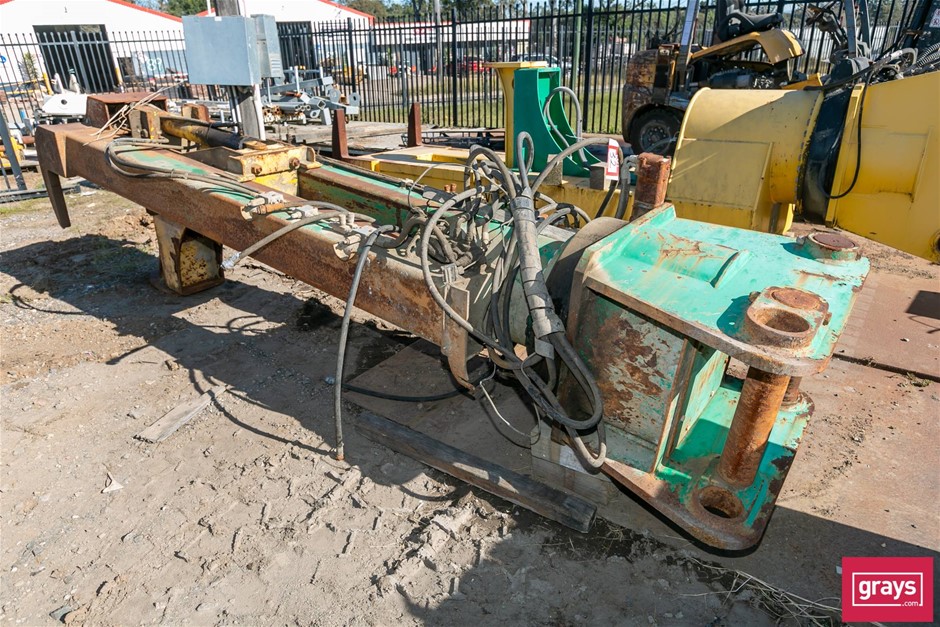 Excavator Attachment - Sandstone Block Lifter/Positioner Auction (0032 ...