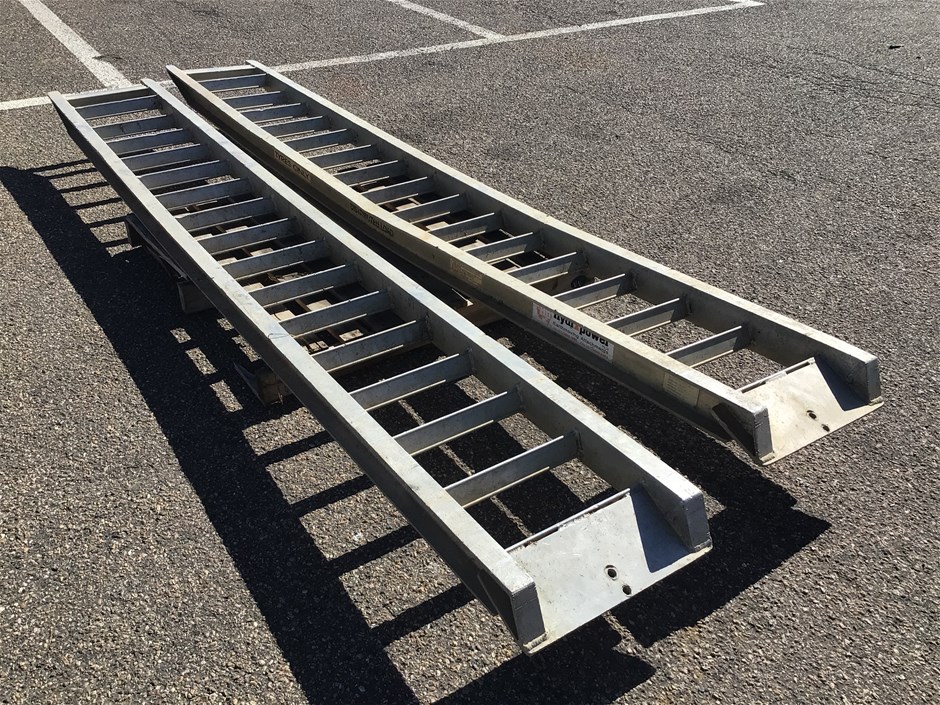 Bobcat / machine ramps Auction (0060-7039674) | Grays Australia
