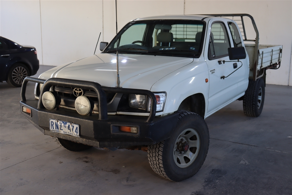 2002 Toyota Hilux (4x4) Manual Ute Auction (0001-20057041) | Grays ...