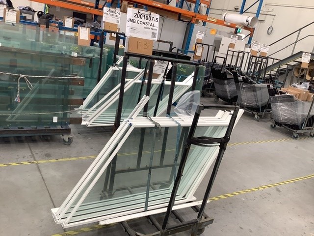 Mobile Stillage And Contents Auction (0214-9033430) | Grays Australia