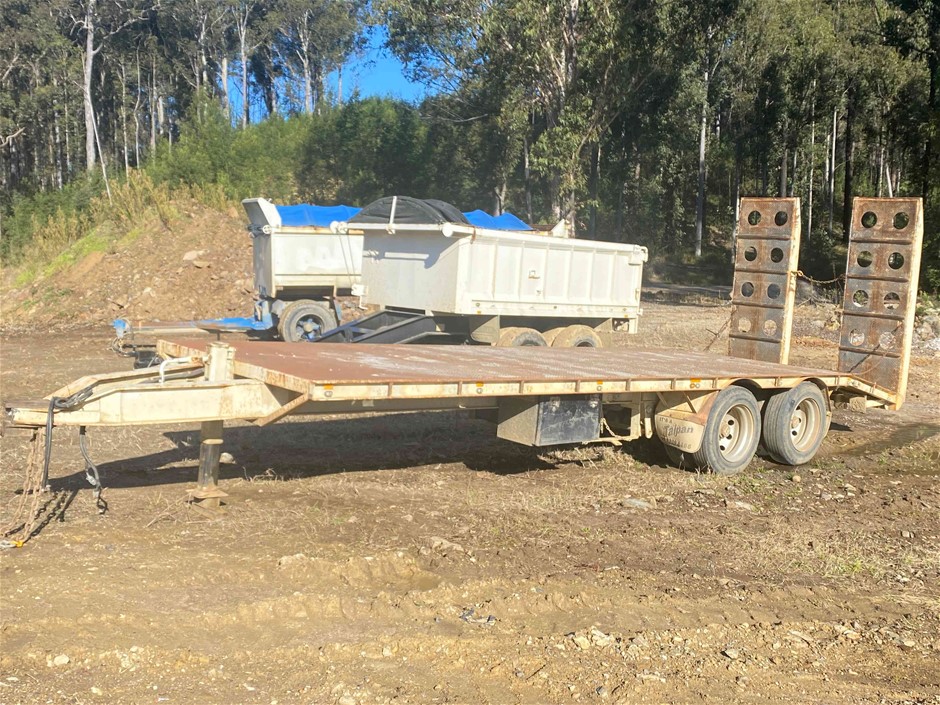 2013 Taipan Trailers Bogie Axle Beavertail Tag Trailer Auction (0004 ...