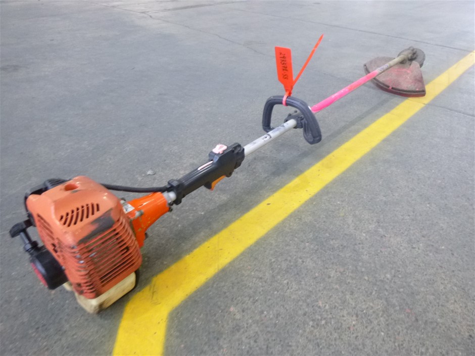 Kubota T626 ( DM262-S ) professional Petrol BrushCutter Auction (0058 ...