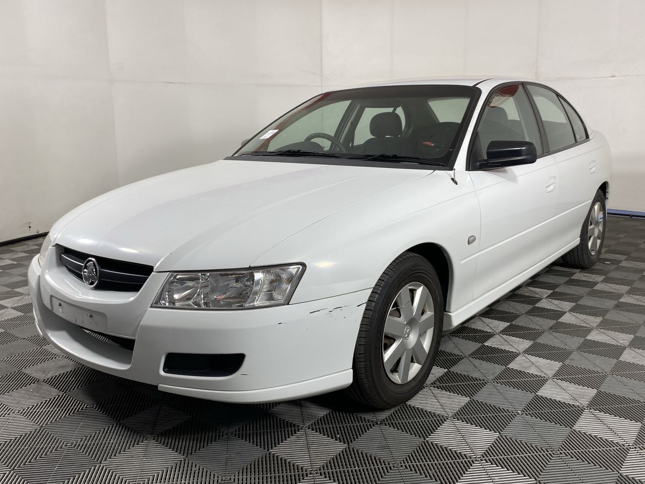 2005 Holden Commodore Executive VZ Automatic Sedan Auction (0001 ...