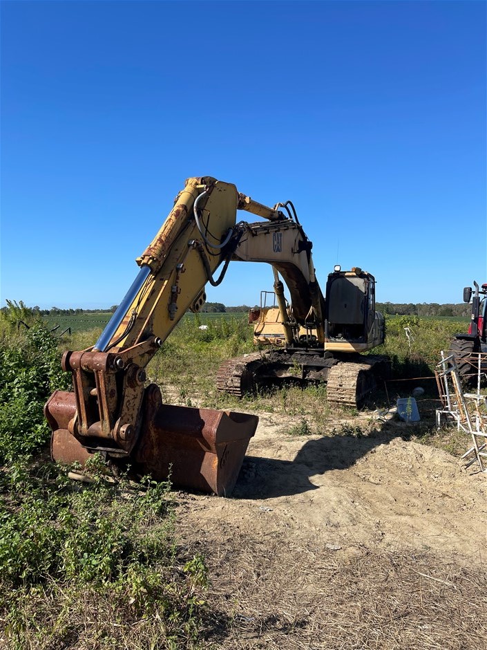 Caterpillar 330L Hydraulic Excavator Auction (0026-7040904) | Grays ...