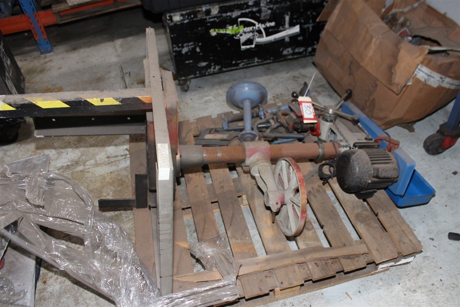 Hafco SVD-25A Bench Drill Press fitted to Steel Stand Auction (0030 ...