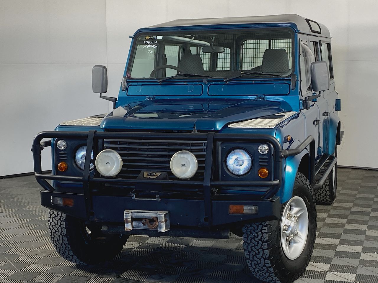 1999 Land Rover Defender 110 Td5 Extreme (4x4) 110 T/Diesel Manual ...