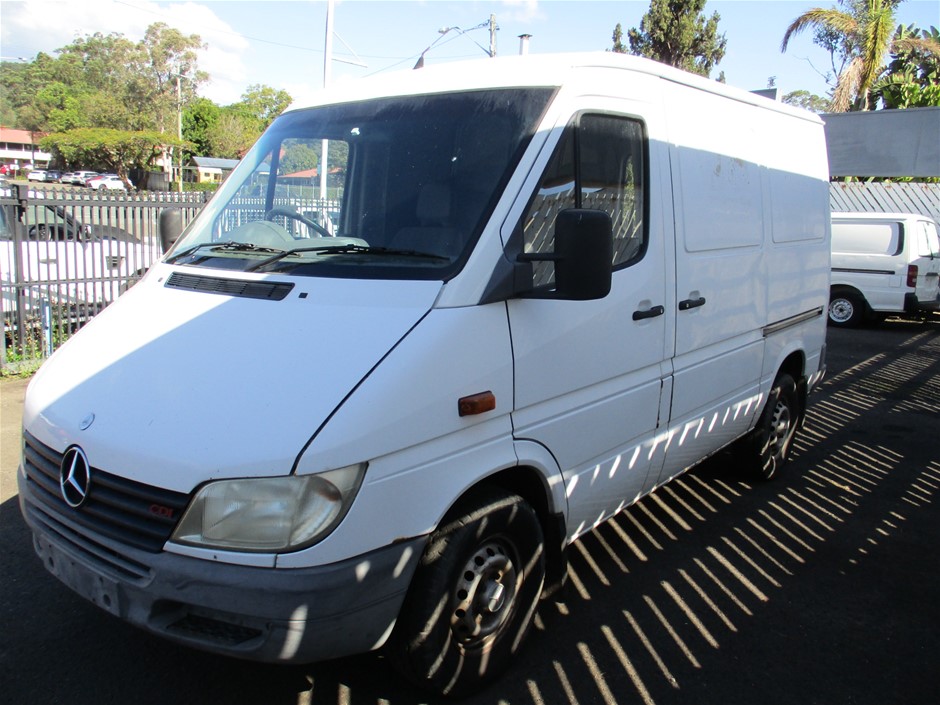 2002 Mercedes Benz Sprinter 313 RWD Manual - 5 Speed Van Auction (0001 ...