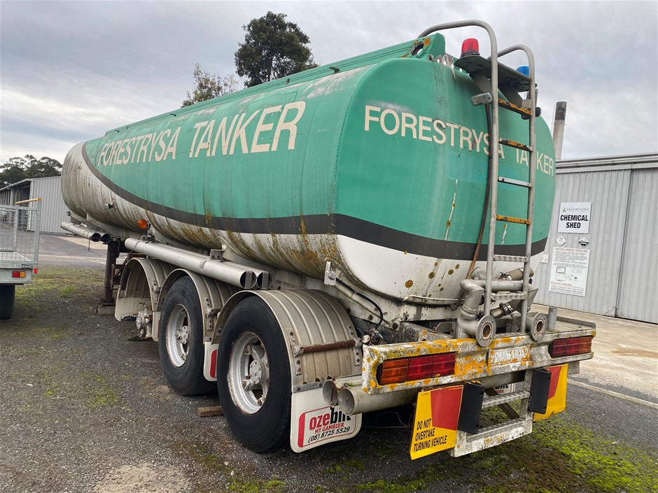 Water Tanker Auction (0037-8015722) | Grays Australia