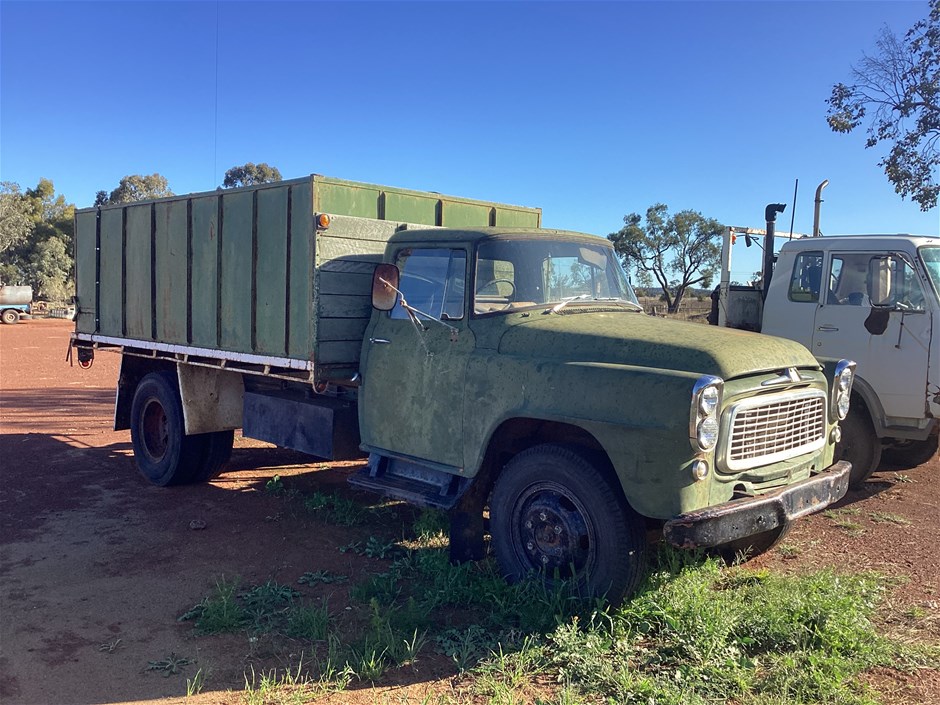 1963 International Harvester AA 164 WB171 4 x 2 Tray Body Truck Auction (0069-7040637) | Grays ...