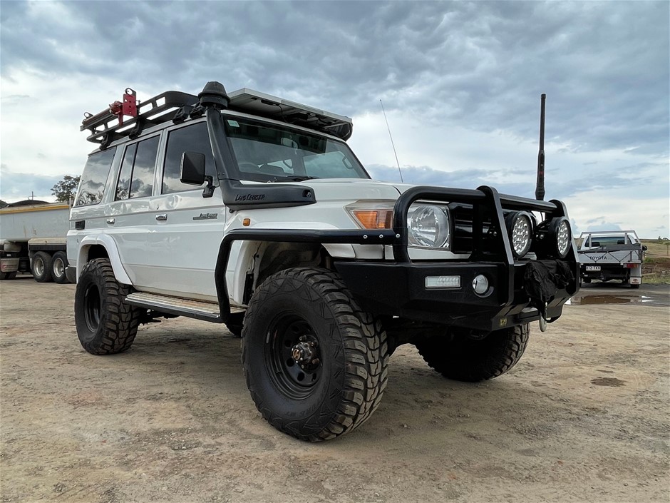 2014 Toyota Landcruiser 76 series Workmate Wagon V8 Turbo Diesel ...
