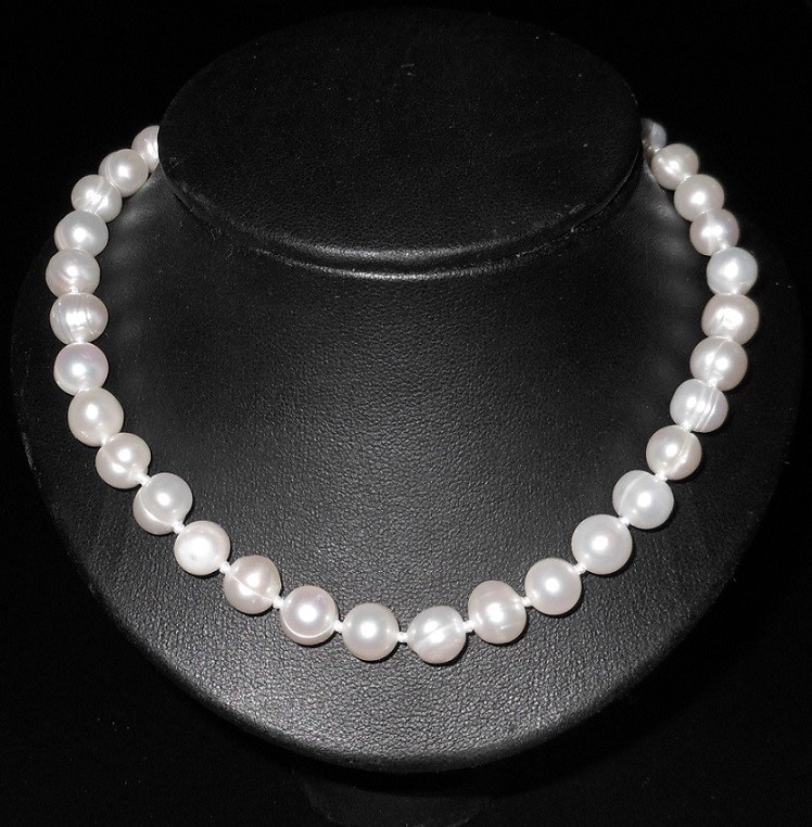 Genuine Natural White Pearl Necklace Auction (0001-2546387) | Grays ...