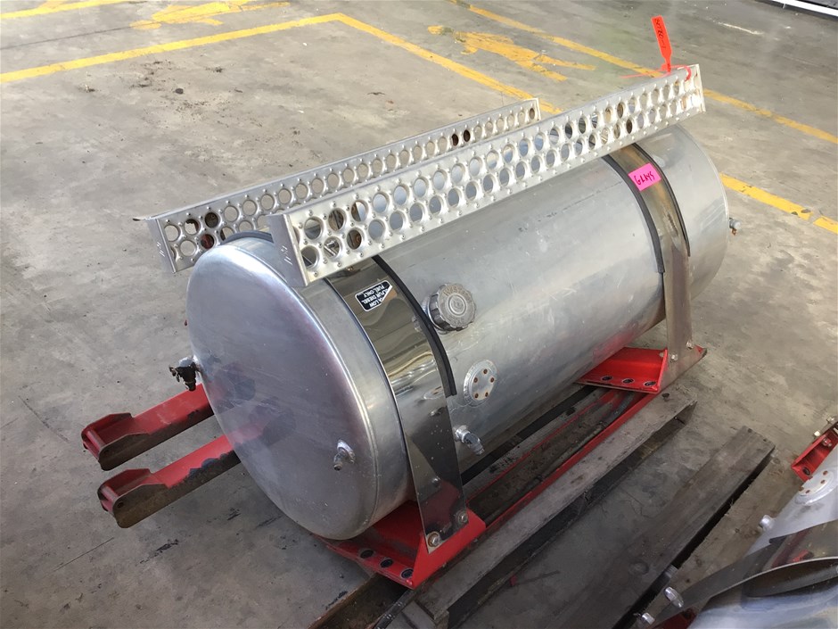 Truck Fuel Tank Auction (0250-8016082) | Grays Australia