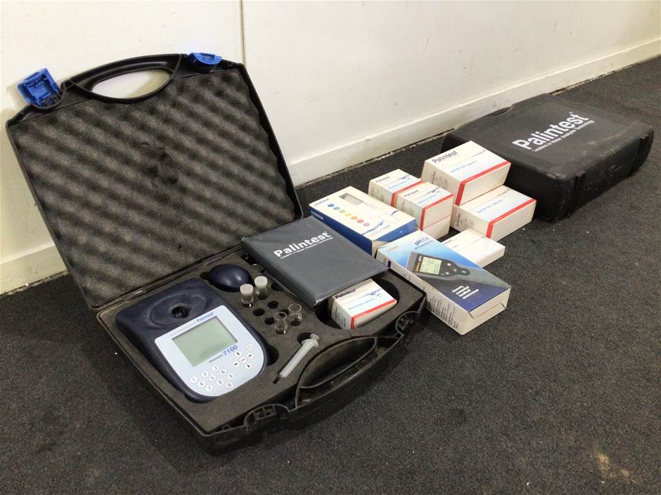2 x Palintest Chlorination Kits with Accessories Auction (0008-7041227 ...