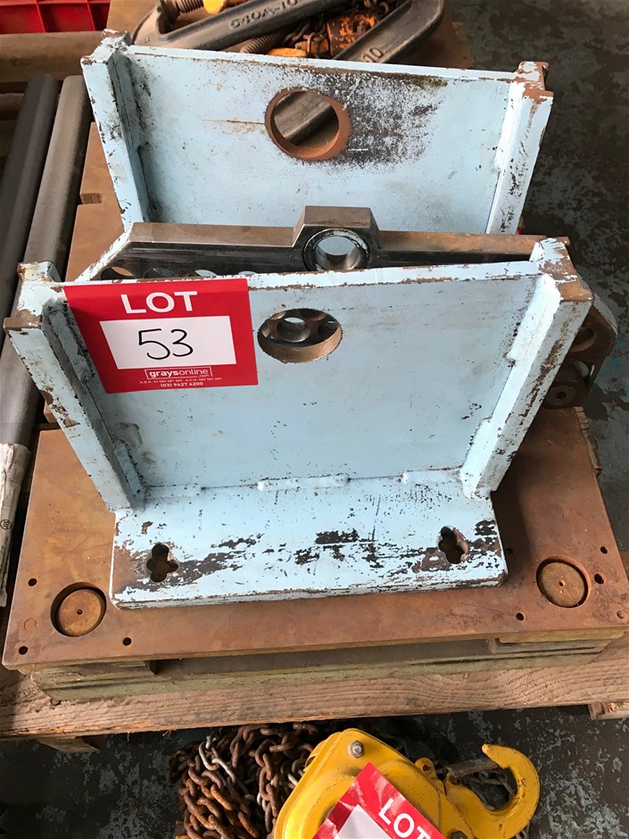 Quantity of Three Machine Brackets Auction (0053-3023249) | Grays Australia