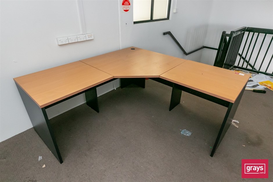 Corner Table Unit Auction (0137-5050161) | Grays Australia