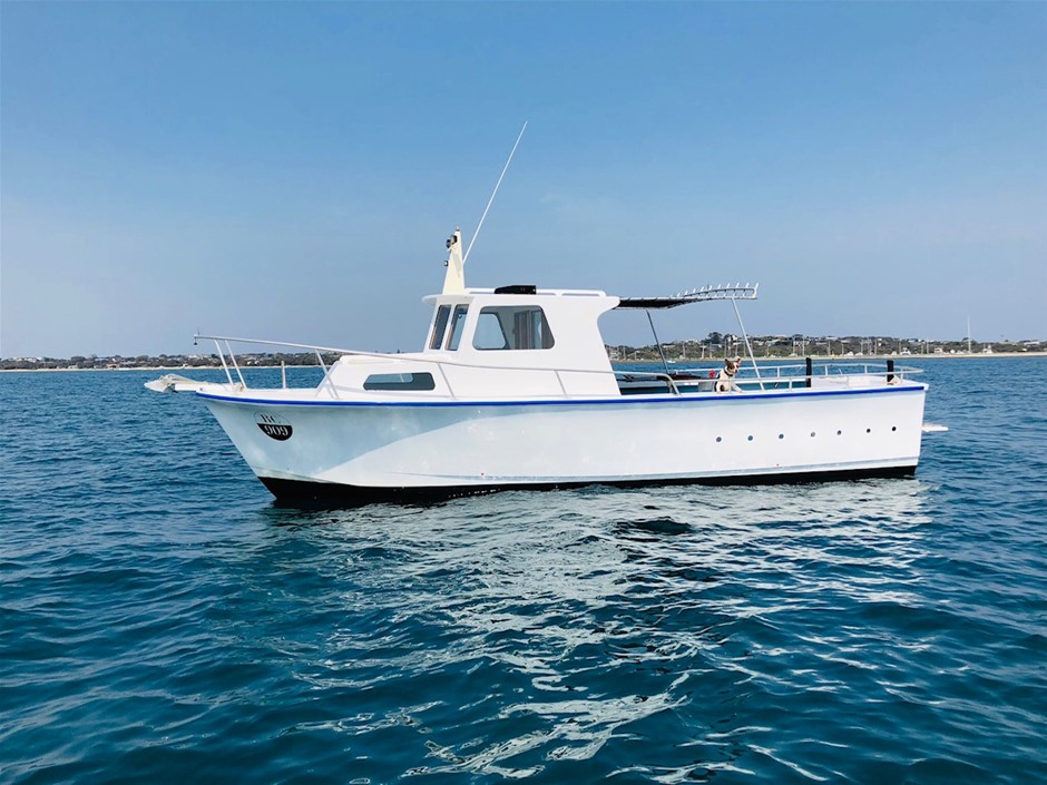 SAVAGE 33 CRAY BOAT Auction (0001-20020577) | Grays Australia