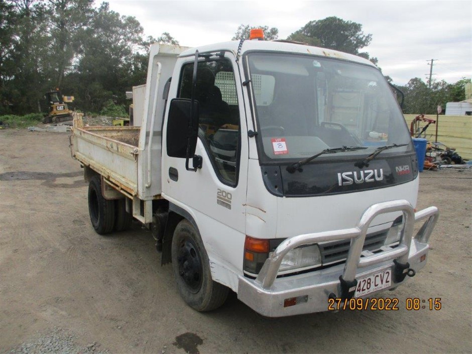 2003 Isuzu NKR 4 x 2 Tipper Truck Auction (0008-7041373) | Grays Australia