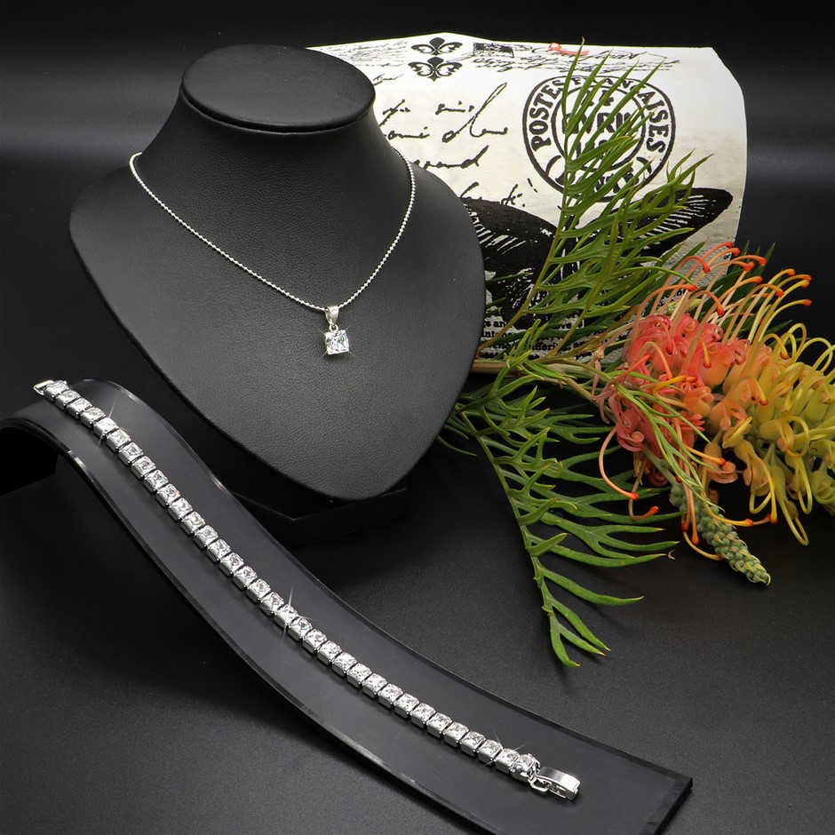 Jewellery Gift Set - Necklace & Bracelet Feat. 35 Crystals by Swarovski ...