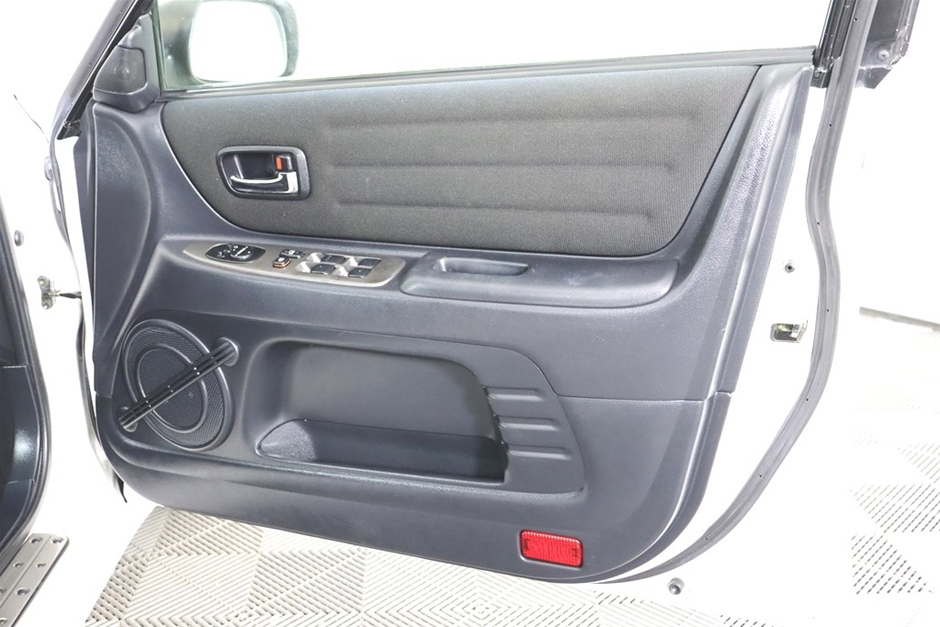 1999 Toyota Altezza Import Manual Sedan Auction (0001-20082266) | Grays ...